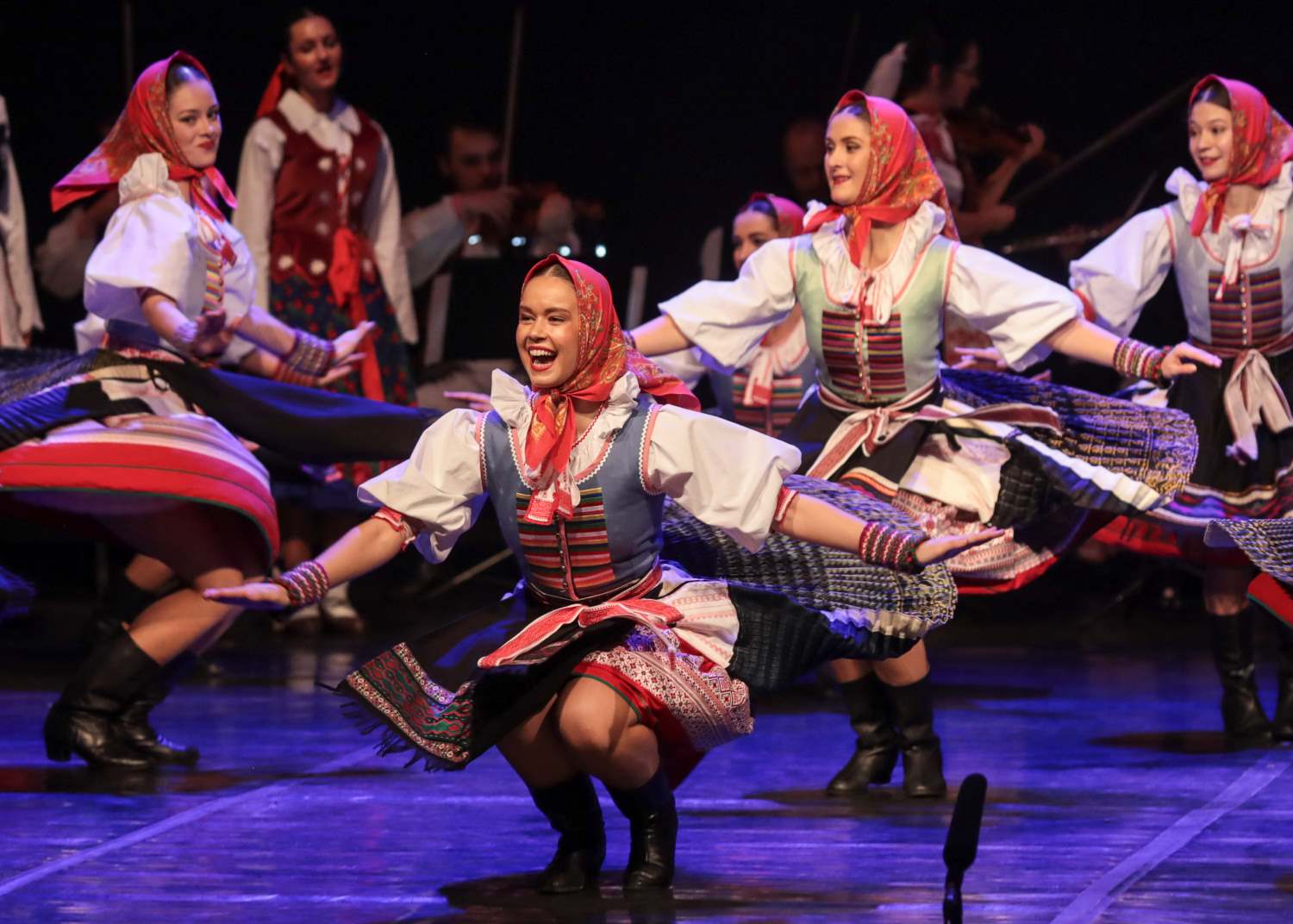 STÁLE S FOLKLÓROM / SĽUK: SLOVENSKO